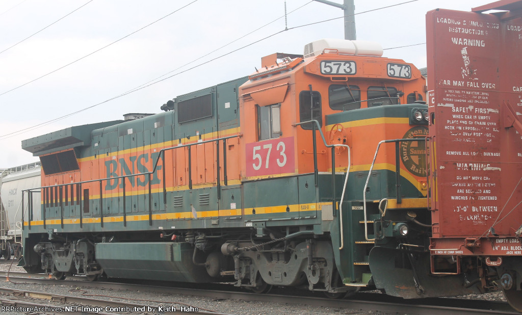 BNSF 573